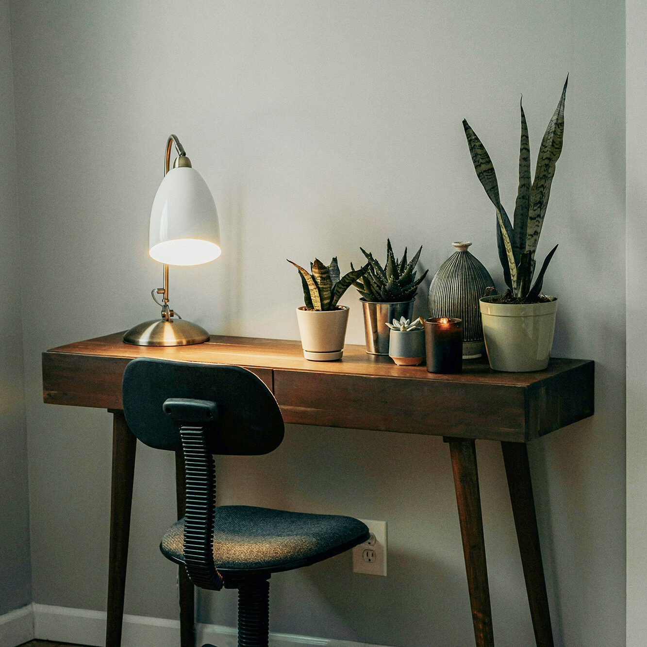 3-Way Switchable Bulbs & Sockets - EmeryAllen, LLC